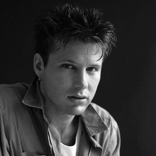 Does She Love You - Corey Hart - NhacCuaTui